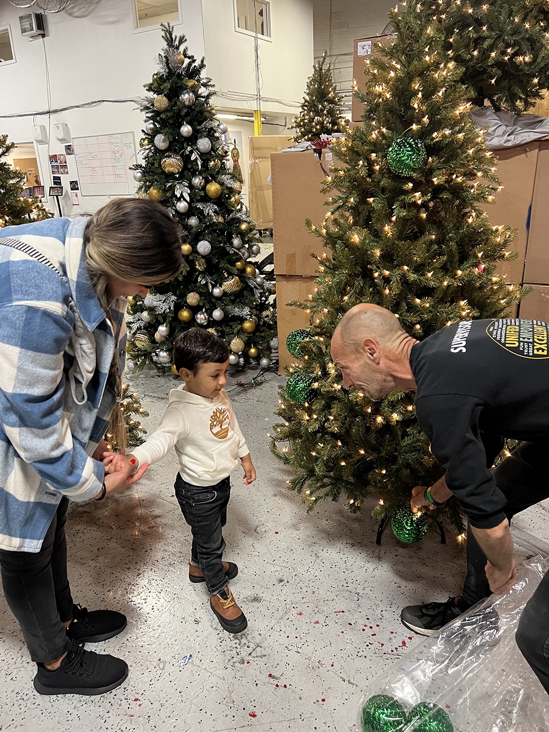 United Way facilitates Christmas Tree Giveaway for 14 families - United ...